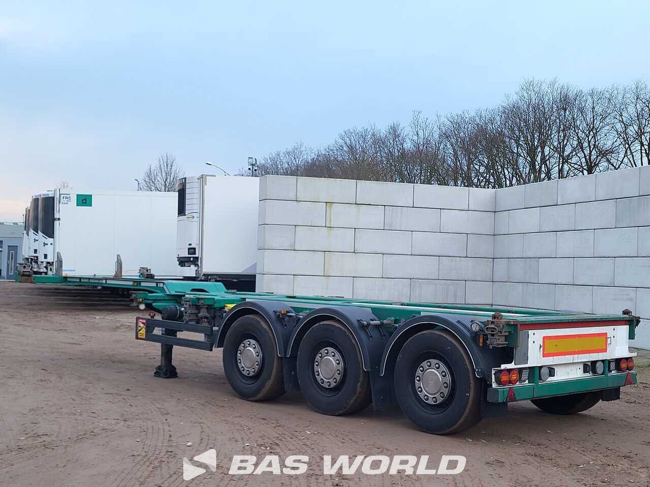 System Trailers Semi-remorque châssis porte-conteneurs - BAS World