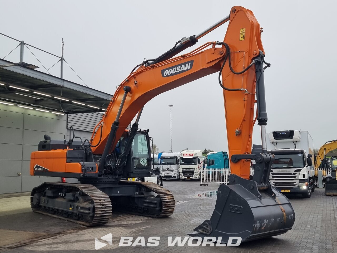 Doosan DX530 LC-7M Track Machine de construction 2023 Machine de ...